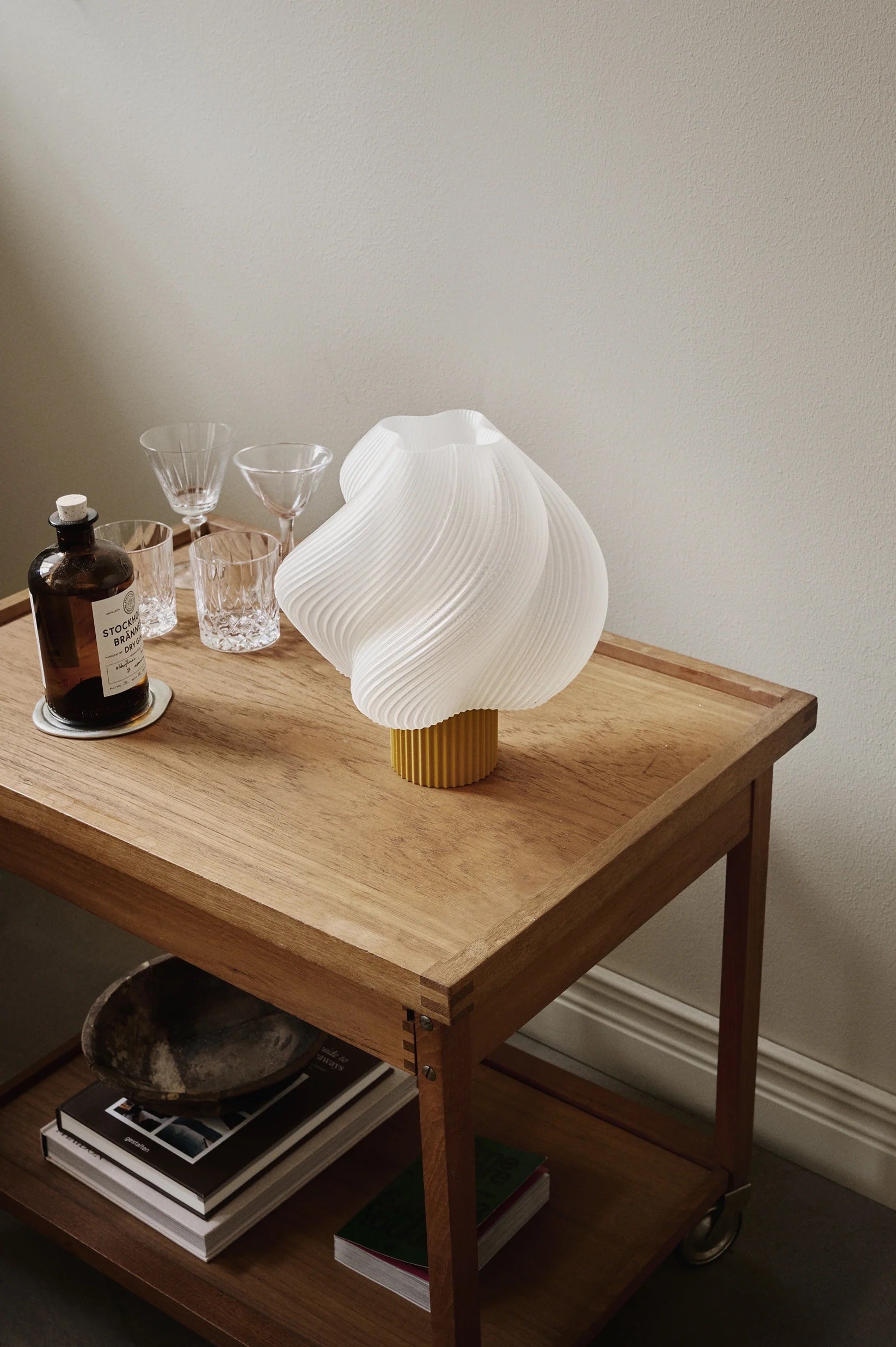 Crème Atelier soft serve lamp, Medium, Cloudberry - PRE ORDER – ATT PYNTA